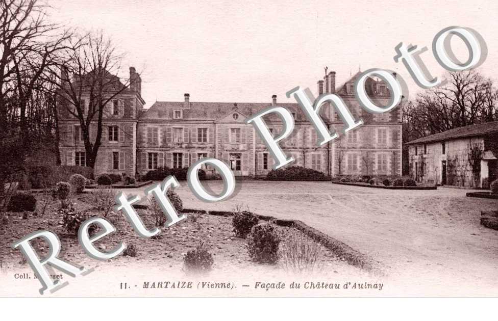 photo village 1900 Facade du Chateau d'Aulnay 86 MARTAIZE