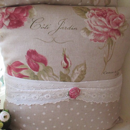 Coussin housse " m'zelle rose " création - au grenier cosy - - Un grand ...