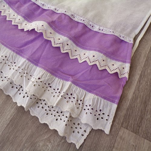 Foulard romantique violet - Un grand marché