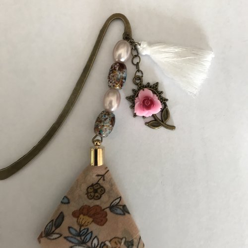 Marque page fleuris rose romantique - Un grand marché