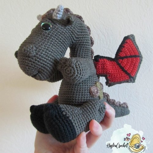 Patron tutoriel du dragon "dragonosaurus rex" - Un grand marché