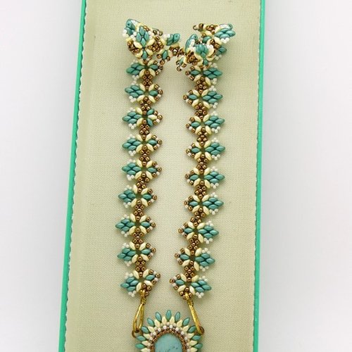 Collier pierre turquoise sertie - crème et turquoise - Un grand marché