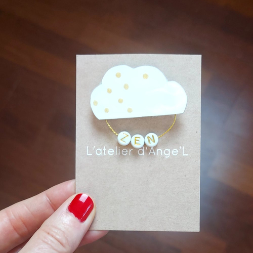 Broche nuage blanc à message - Un grand marché