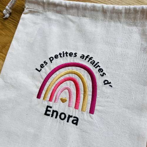 Pochon brodé et personnalisé au prénom de l’enfant 25x30cm modèle arc ...