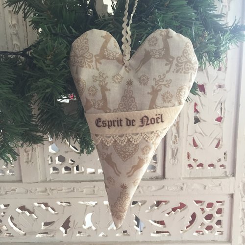 ** coeur esprit de noel** dentelle , coton et lavande - Un grand marché