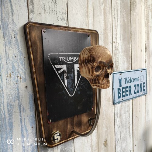 Porte casque little triumph - Un grand marché