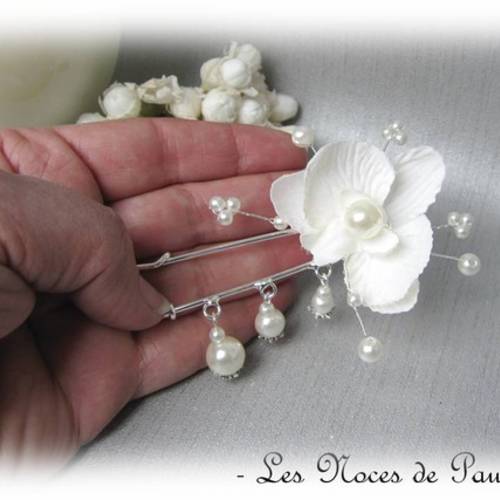 Attache traine ivoire à fleur, mariage - Un grand marché