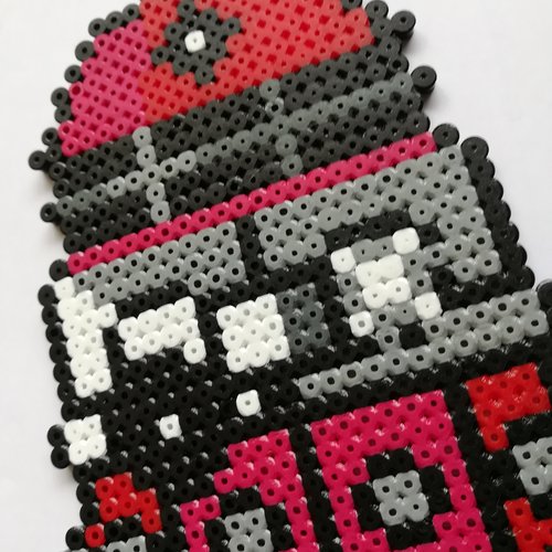 Dalek rouge de doctor who en perles à repasser hama - pixel art - geek ...