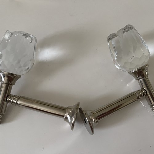 Crochet pour embrasse rideau avec boule de cristal - Un grand marché