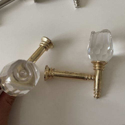 Crochet pour embrasse rideau avec boule de cristal - Un grand marché