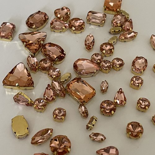 Strass en cristal taille mixte 50 pieces - Un grand marché