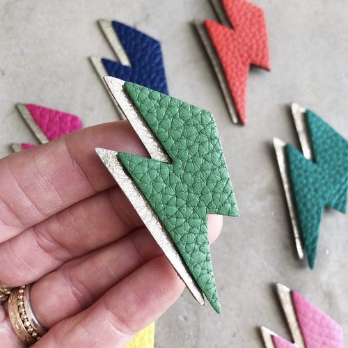 Broche foudr'es cuir vert malachite - Un grand marché