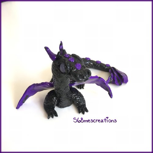 Figurine dragon noir/violet en fimo - Un grand marché
