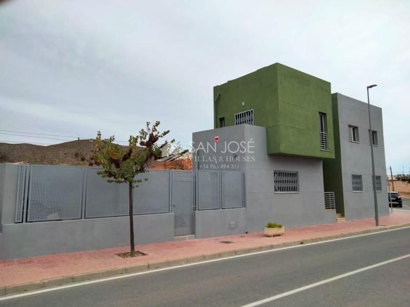 Chalet for sale in Hondón de los Frailes, Ref: SJI-28624 - SpainHouses.net