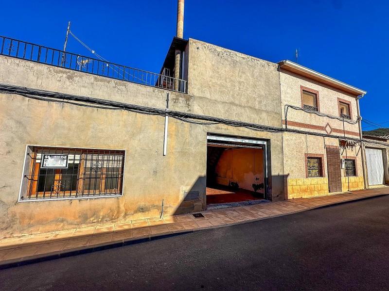 Terraced house for sale in Pinoso, Ref: LEQ-JJMA7278 - SpainHouses.net