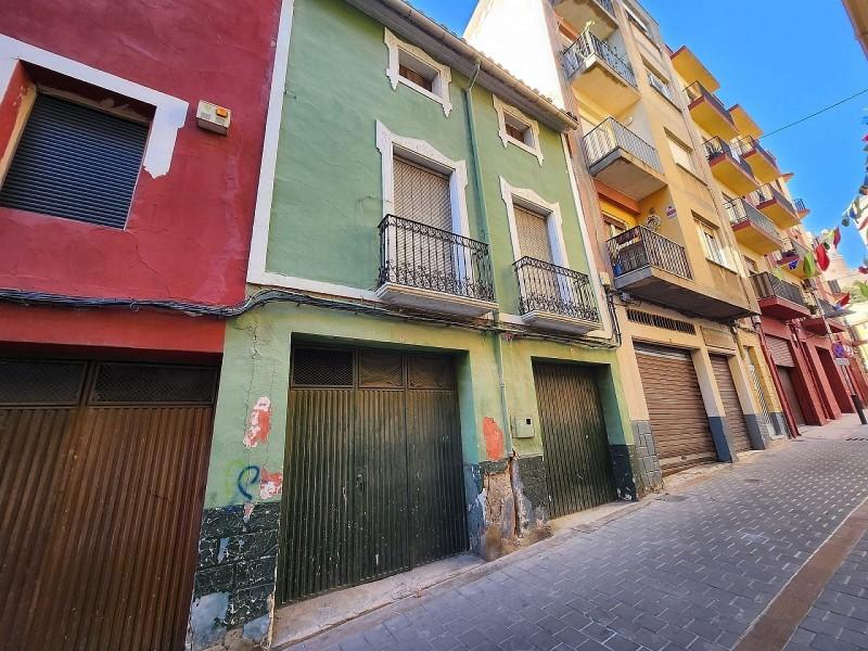 Casa adosada en venta en Villena, Ref: LEQ-IVE13733 - SpainHouses.net