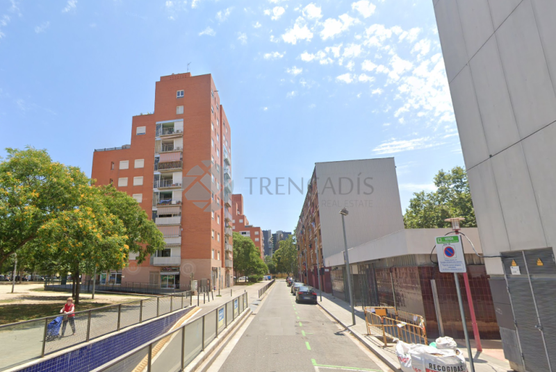 Flat for sale in Barcelona, Ref: BJPJ-TRCOK241173 - SpainHouses.net